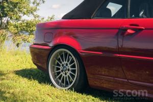 Red BMW 330 2000 in Riga, with an engine capacity of 3.00 L and mileage of 290 thousand km for 4050 €, photo 6 on AUTOMOTO.COM.LV