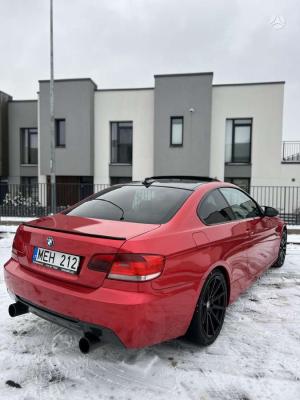 Sarkans BMW 330 2008 Viļņa, ar dzinēja tilpumu 2.99 L un nobraukumu 285 tūkst. km par 7999 €, foto 3 vietnē AUTOMOTO.COM.LV