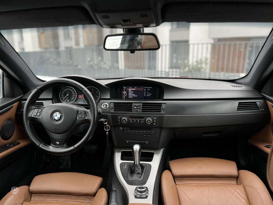 Sarkans BMW 330 2008 Viļņa, ar dzinēja tilpumu 2.99 L un nobraukumu 285 tūkst. km par 7999 €, foto 12 vietnē AUTOMOTO.COM.LV