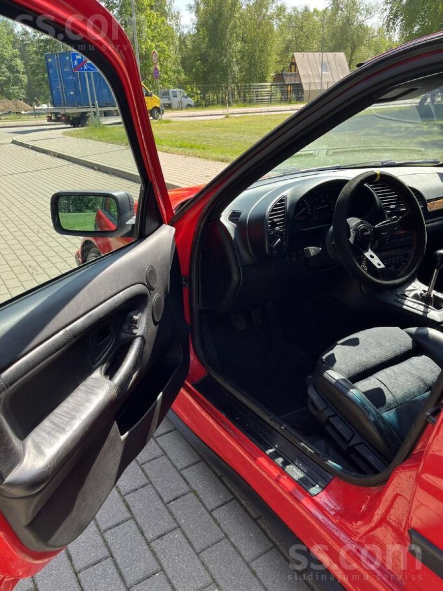 Red BMW 330 1995 in Liepaja, with an engine capacity of 3.00 L and mileage of 440 thousand km for 2250 €, photo 7 on AUTOMOTO.COM.LV