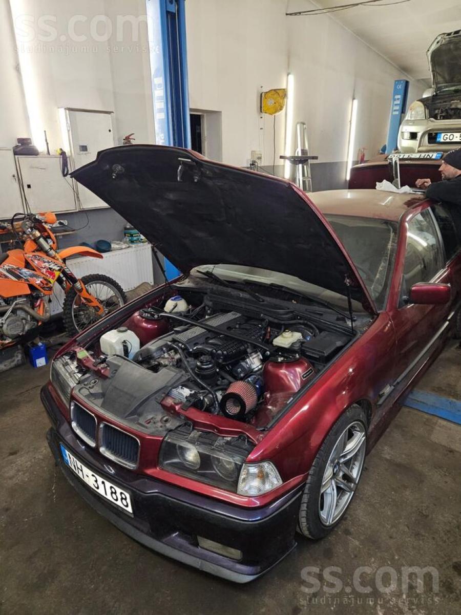 Sarkans BMW 330 1995 Rīga, ar dzinēja tilpumu 3.00 L un nobraukumu 220 tūkst. km par 7300 €, foto 1 vietnē AUTOMOTO.COM.LV