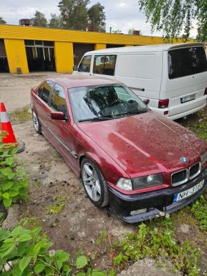 Sarkans BMW 330 1995 Rīga, ar dzinēja tilpumu 3.00 L un nobraukumu 220 tūkst. km par 7300 €, foto 5 vietnē AUTOMOTO.COM.LV