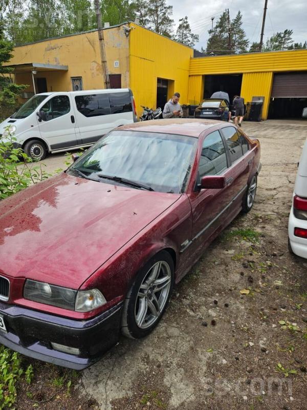 Красный БМВ 330 1995 в Рига, объемом двигателя 3.00 л и пробегом 220 тыс. км за 7300 €, фото 6 на AUTOMOTO.COM.LV