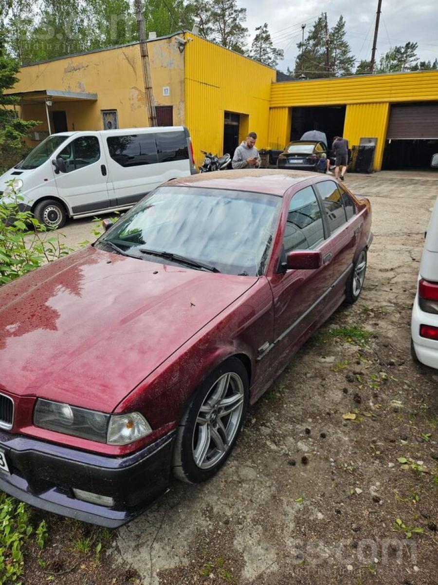 Sarkans BMW 330 1995 Rīga, ar dzinēja tilpumu 3.00 L un nobraukumu 220 tūkst. km par 7300 €, foto 7 vietnē AUTOMOTO.COM.LV