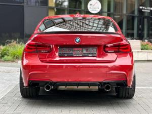 Sarkans BMW 330 2017 Viļņa, ar dzinēja tilpumu 2.00 L un nobraukumu 160 tūkst. km par 19750 €, foto 12 vietnē AUTOMOTO.COM.LV