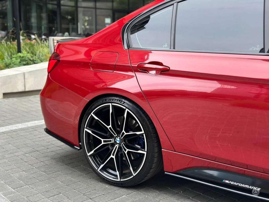Sarkans BMW 330 2017 Viļņa, ar dzinēja tilpumu 2.00 L un nobraukumu 160 tūkst. km par 19750 €, foto 17 vietnē AUTOMOTO.COM.LV