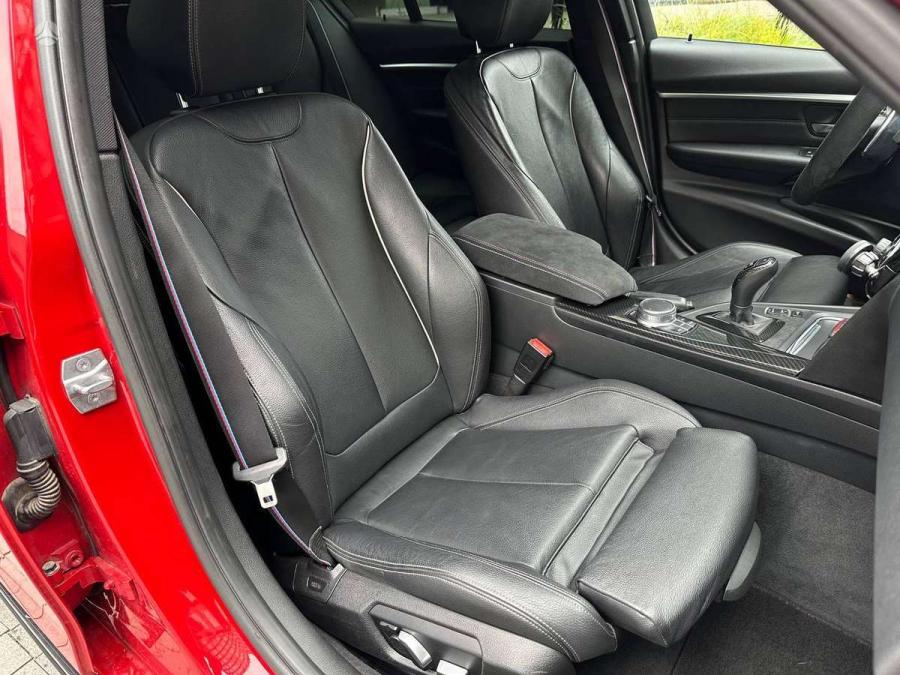 Sarkans BMW 330 2017 Viļņa, ar dzinēja tilpumu 2.00 L un nobraukumu 160 tūkst. km par 19750 €, foto 24 vietnē AUTOMOTO.COM.LV