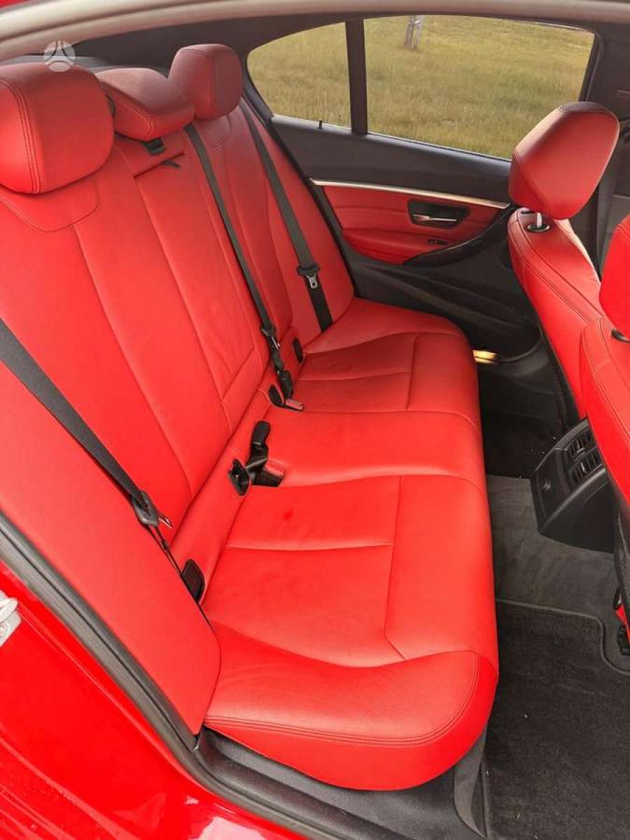 Sarkans BMW 330 2018 Jonava, ar dzinēja tilpumu 2.00 L un nobraukumu 118 tūkst. km par 17850 €, foto 13 vietnē AUTOMOTO.COM.LV