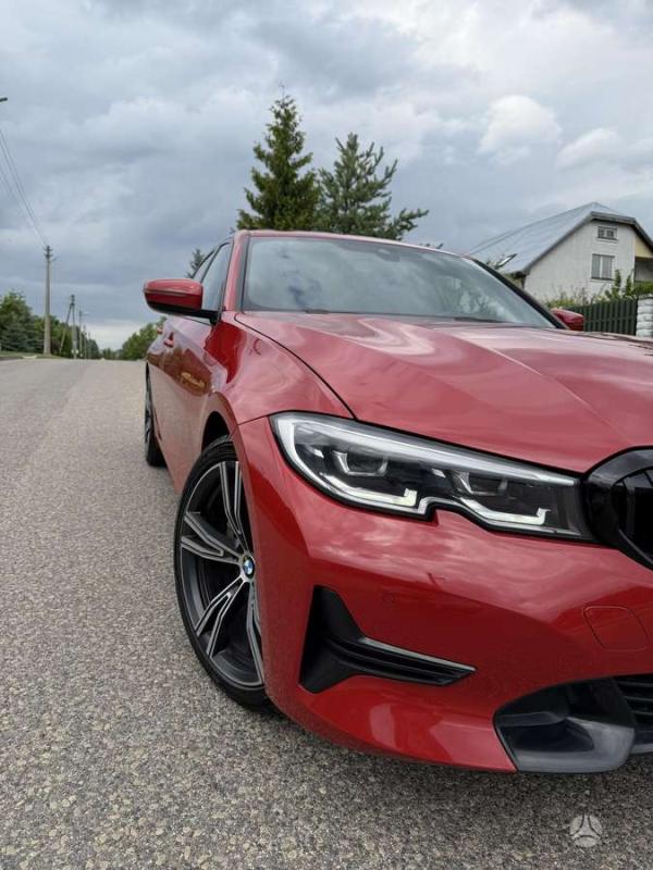 Red BMW 330 2021 in Vilnius, with an engine capacity of 2.00 L and mileage of 58 thousand km for 23450 €, photo 2 on AUTOMOTO.COM.LV