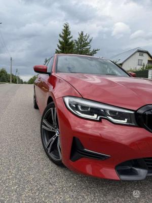 Sarkans BMW 330 2021 Viļņa, ar dzinēja tilpumu 2.00 L un nobraukumu 58 tūkst. km par 23450 €, foto 3 vietnē AUTOMOTO.COM.LV