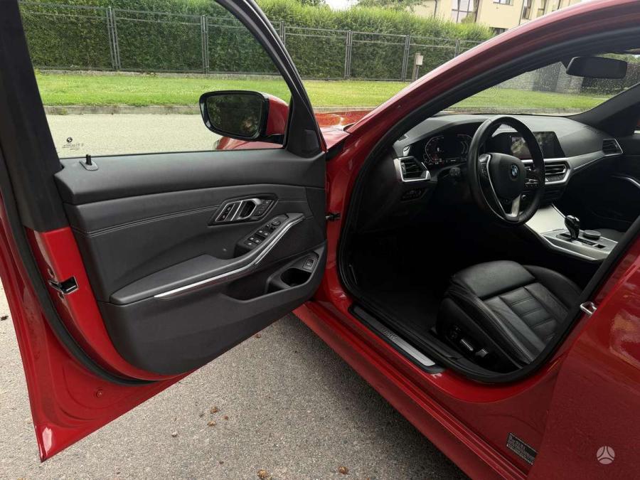 Sarkans BMW 330 2021 Viļņa, ar dzinēja tilpumu 2.00 L un nobraukumu 58 tūkst. km par 23450 €, foto 15 vietnē AUTOMOTO.COM.LV