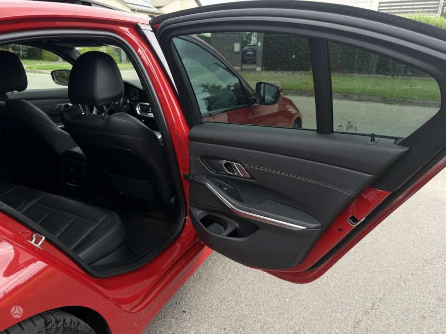 Sarkans BMW 330 2021 Viļņa, ar dzinēja tilpumu 2.00 L un nobraukumu 58 tūkst. km par 23450 €, foto 24 vietnē AUTOMOTO.COM.LV
