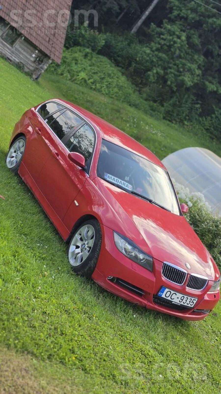 Sarkans BMW 330 2006 Madona, ar dzinēja tilpumu 3.00 L un nobraukumu 300 tūkst. km par 3700 €, foto 4 vietnē AUTOMOTO.COM.LV