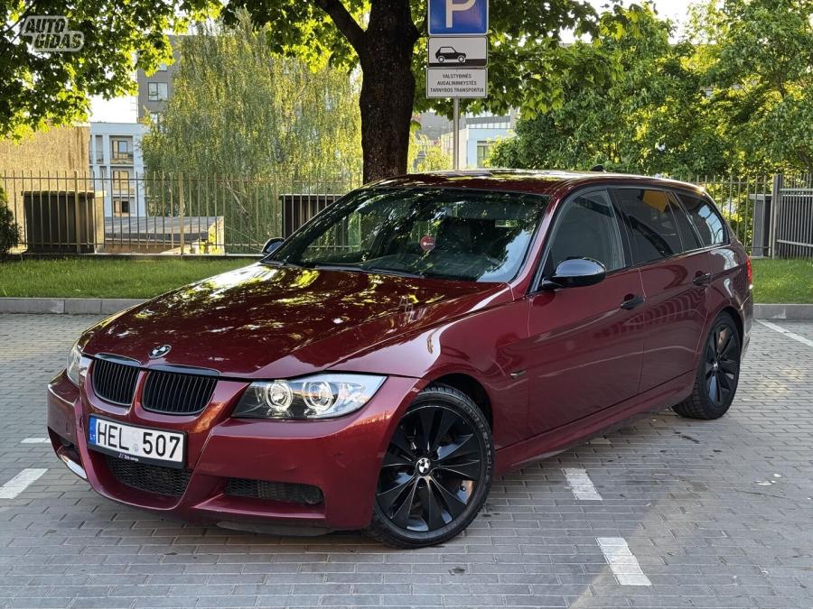 Red BMW 330 2007 in Vilnius, with an engine capacity of 3.00 L and mileage of 367 thousand km for 4000 €, photo 1 on AUTOMOTO.COM.LV
