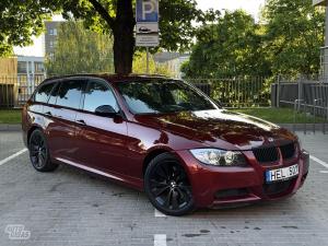 Red BMW 330 2007 in Vilnius, with an engine capacity of 3.00 L and mileage of 367 thousand km for 4000 €, photo 3 on AUTOMOTO.COM.LV