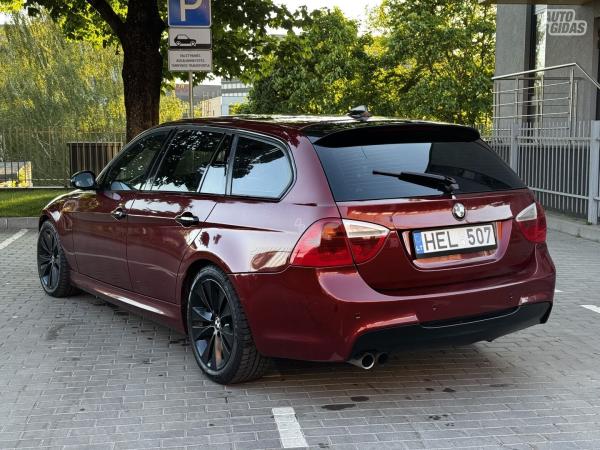 Red BMW 330 2007 in Vilnius, with an engine capacity of 3.00 L and mileage of 367 thousand km for 4000 €, photo 3 on AUTOMOTO.COM.LV