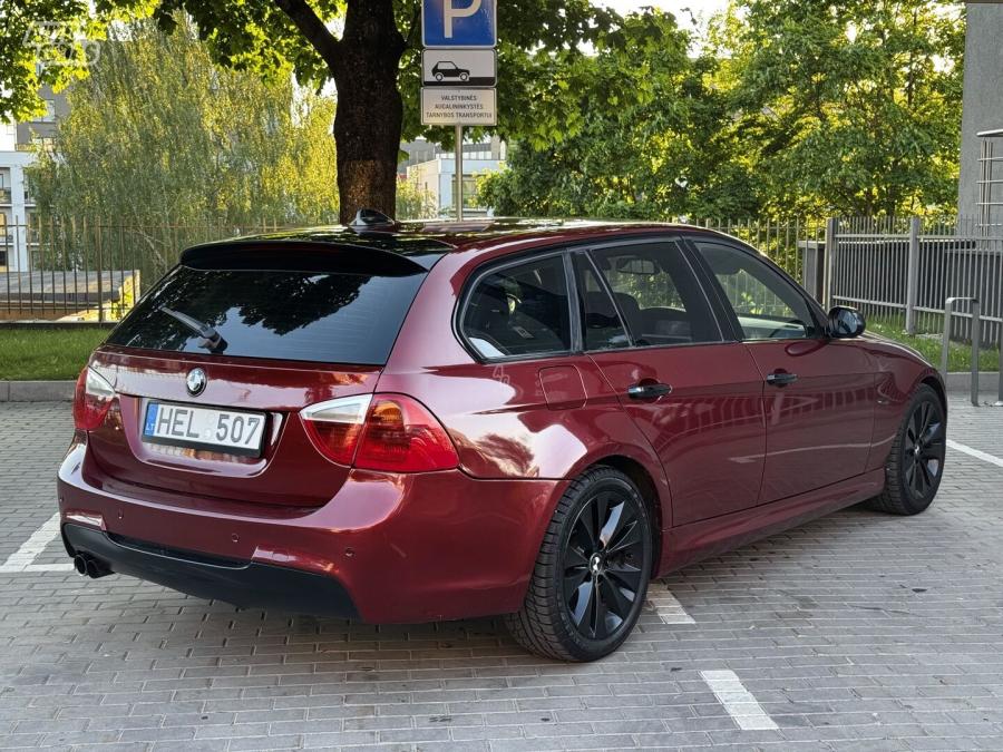 Red BMW 330 2007 in Vilnius, with an engine capacity of 3.00 L and mileage of 367 thousand km for 4000 €, photo 5 on AUTOMOTO.COM.LV
