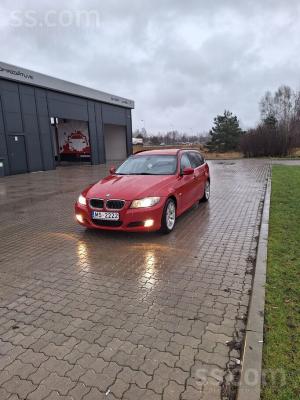Sarkans BMW 330 2011 Liepāja, ar dzinēja tilpumu 3.00 L un nobraukumu 325 tūkst. km par 6500 €, foto  vietnē AUTOMOTO.COM.LV