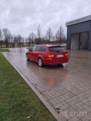 Sarkans BMW 330 2011 Liepāja, ar dzinēja tilpumu 3.00 L un nobraukumu 325 tūkst. km par 6500 €, foto 3 vietnē AUTOMOTO.COM.LV