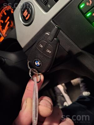 Sarkans BMW 330 2011 Liepāja, ar dzinēja tilpumu 3.00 L un nobraukumu 325 tūkst. km par 6500 €, foto 12 vietnē AUTOMOTO.COM.LV