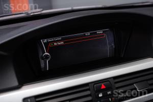 Red BMW 330 2011 in Jelgava, with an engine capacity of 3.00 L and mileage of 0 thousand km for 5500 €, photo 25 on AUTOMOTO.COM.LV