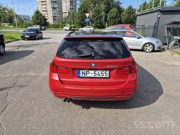 Red BMW 330 2014 in Riga, with an engine capacity of 3.00 L and mileage of 214 thousand km for 12490 €, photo 10 on AUTOMOTO.COM.LV