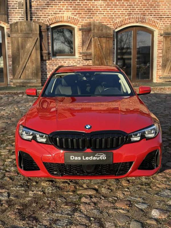 Sarkans BMW 330 2021 Klaipėda, ar dzinēja tilpumu 2.00 L un nobraukumu 44 tūkst. km par 25299 €, foto 2 vietnē AUTOMOTO.COM.LV