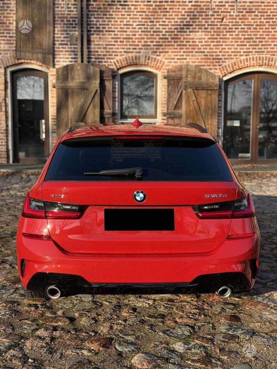 Red BMW 330 2021 in Klaipeda, with an engine capacity of 2.00 L and mileage of 44 thousand km for 25299 €, photo 6 on AUTOMOTO.COM.LV
