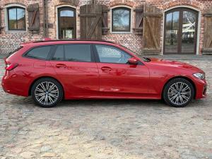 Red BMW 330 2021 in Klaipeda, with an engine capacity of 2.00 L and mileage of 51 thousand km for 22999 €, photo 6 on AUTOMOTO.COM.LV