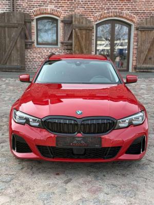 Red BMW 330 2021 in Klaipeda, with an engine capacity of 2.00 L and mileage of 51 thousand km for 22999 €, photo 10 on AUTOMOTO.COM.LV