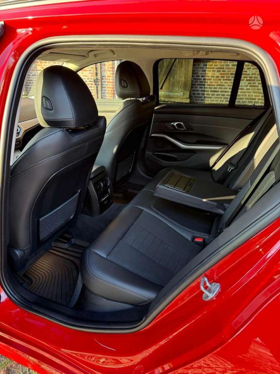 Red BMW 330 2021 in Klaipeda, with an engine capacity of 2.00 L and mileage of 51 thousand km for 22999 €, photo 24 on AUTOMOTO.COM.LV