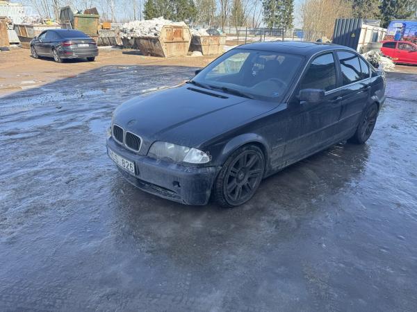 BMW 330 2001 in Vilnius, with an engine capacity of 3.00 L and mileage of 351 thousand km for 950 €, photo 1 on AUTOMOTO.COM.LV