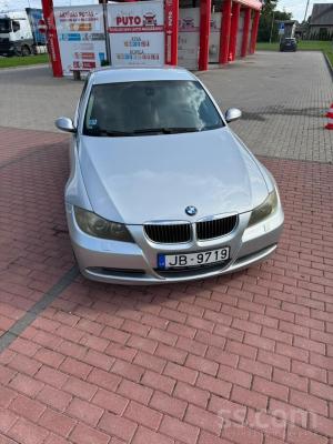 BMW 330 2005 in Jelgava, with an engine capacity of 3.00 L and mileage of 321 thousand km for 4000 €, photo 2 on AUTOMOTO.COM.LV