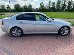 BMW 330 2005 in Jelgava, with an engine capacity of 3.00 L and mileage of 321 thousand km for 4000 €, photo 5 on AUTOMOTO.COM.LV