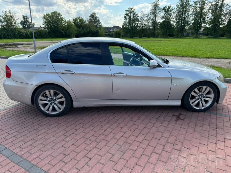 BMW 330 2005 in Jelgava, with an engine capacity of 3.00 L and mileage of 321 thousand km for 4000 €, photo 5 on AUTOMOTO.COM.LV