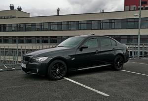 BMW 330 2005 in Riga, with an engine capacity of 3.00 L and mileage of 359 thousand km for 7590 €, photo 3 on AUTOMOTO.COM.LV