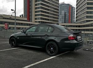 BMW 330 2005 in Riga, with an engine capacity of 3.00 L and mileage of 359 thousand km for 7590 €, photo 5 on AUTOMOTO.COM.LV