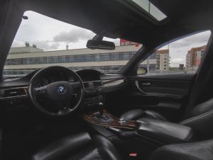 BMW 330 2005 in Riga, with an engine capacity of 3.00 L and mileage of 359 thousand km for 7590 €, photo 14 on AUTOMOTO.COM.LV