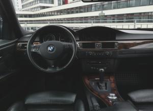 BMW 330 2005 in Riga, with an engine capacity of 3.00 L and mileage of 359 thousand km for 7590 €, photo 20 on AUTOMOTO.COM.LV
