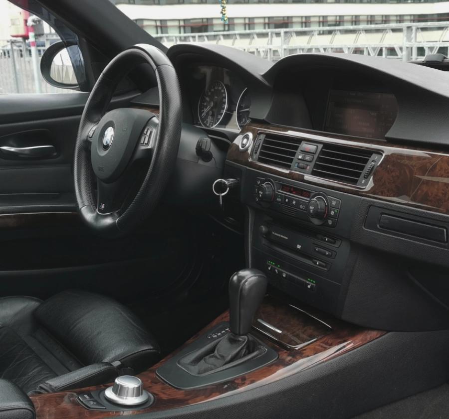 BMW 330 2005 in Riga, with an engine capacity of 3.00 L and mileage of 359 thousand km for 7590 €, photo 21 on AUTOMOTO.COM.LV