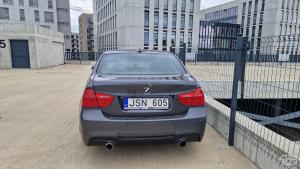 BMW 330 2005 in Vilnius, with an engine capacity of 3.00 L and mileage of 359 thousand km for 5000 €, photo 4 on AUTOMOTO.COM.LV
