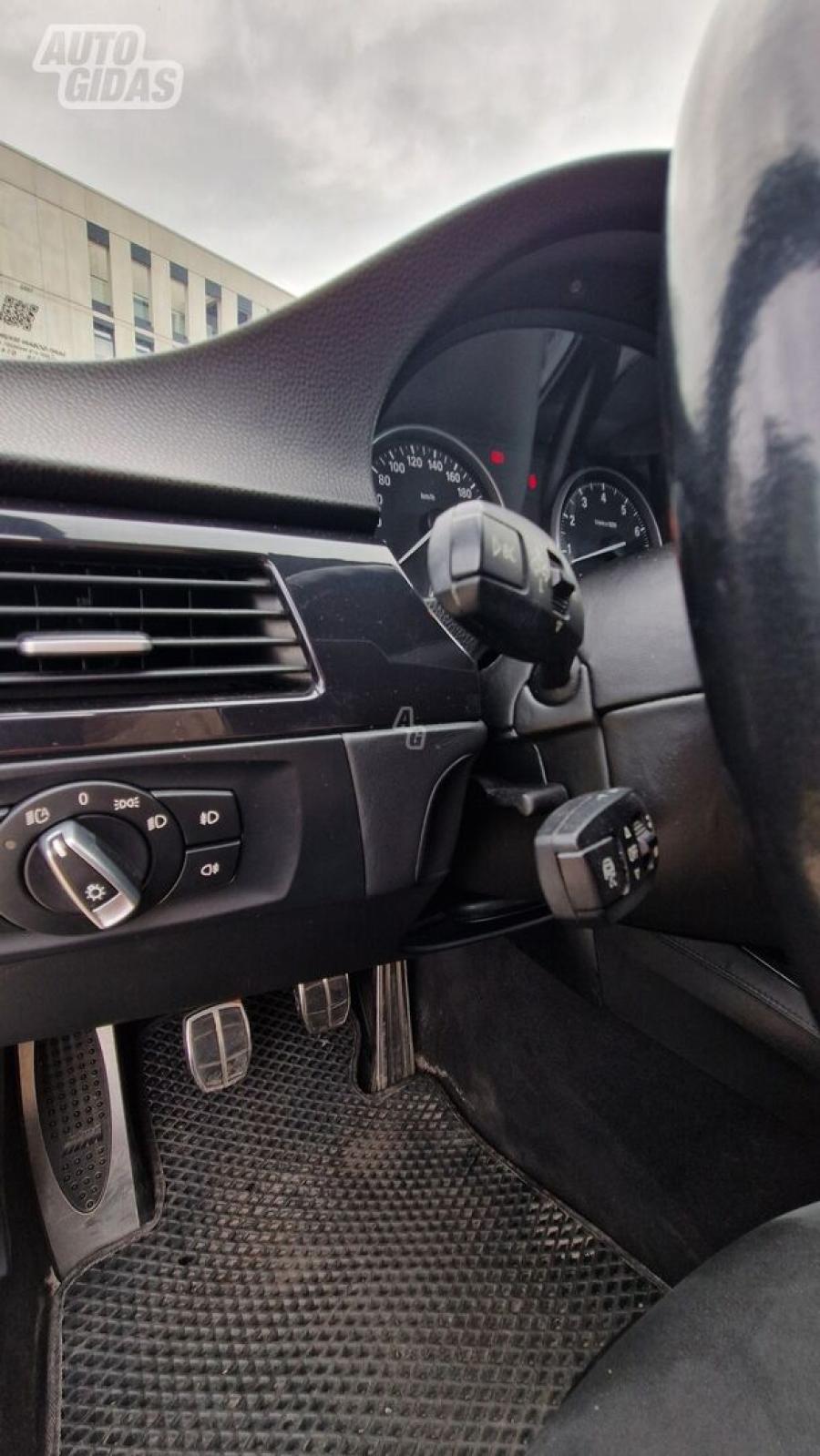 BMW 330 2005 in Vilnius, with an engine capacity of 3.00 L and mileage of 359 thousand km for 5000 €, photo 14 on AUTOMOTO.COM.LV