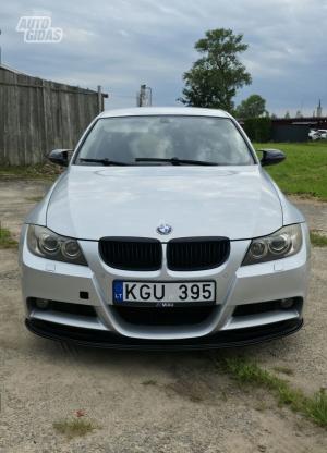 BMW 330 2005 in Panevezys, with an engine capacity of 3.00 L and mileage of 318 thousand km for 5500 €, photo 3 on AUTOMOTO.COM.LV