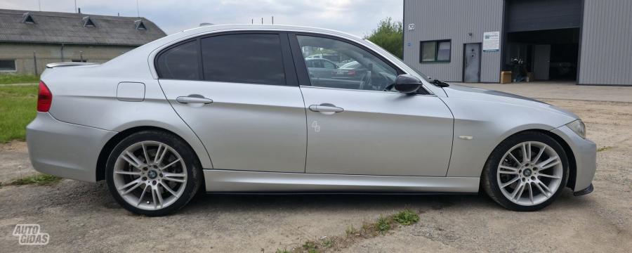 BMW 330 2005 Panevēža, ar dzinēja tilpumu 3.00 L un nobraukumu 318 tūkst. km par 5500 €, foto 5 vietnē AUTOMOTO.COM.LV