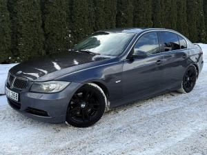 BMW 330 2006 in Kaunas, with an engine capacity of 3.00 L and mileage of 376 thousand km for 3350 €, photo 2 on AUTOMOTO.COM.LV