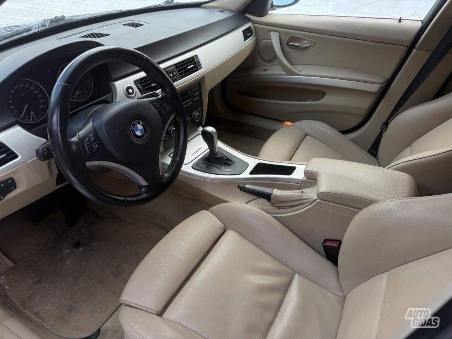 BMW 330 2006 in Kaunas, with an engine capacity of 3.00 L and mileage of 376 thousand km for 3350 €, photo 9 on AUTOMOTO.COM.LV