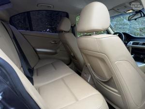 BMW 330 2006 in Kaunas, with an engine capacity of 3.00 L and mileage of 376 thousand km for 3350 €, photo 17 on AUTOMOTO.COM.LV