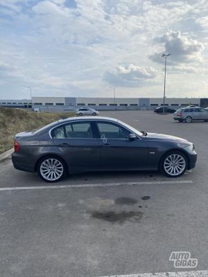 BMW 330 2006 Viļņa, ar dzinēja tilpumu 3.00 L un nobraukumu 395 tūkst. km par 4300 €, foto  vietnē AUTOMOTO.COM.LV