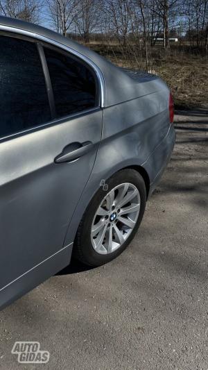 BMW 330 2006 Klaipėda, ar dzinēja tilpumu 3.00 L un nobraukumu 465 tūkst. km par 3500 €, foto 12 vietnē AUTOMOTO.COM.LV