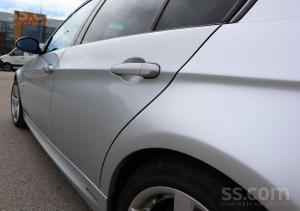 BMW 330 2007 in Riga, with an engine capacity of 3.00 L and mileage of 297 thousand km for 5990 €, photo 9 on AUTOMOTO.COM.LV